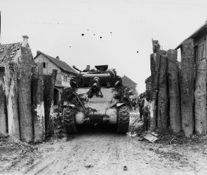 The Sherman M4A1 76W: This first 76 Sherman into Combat in US Hands ...