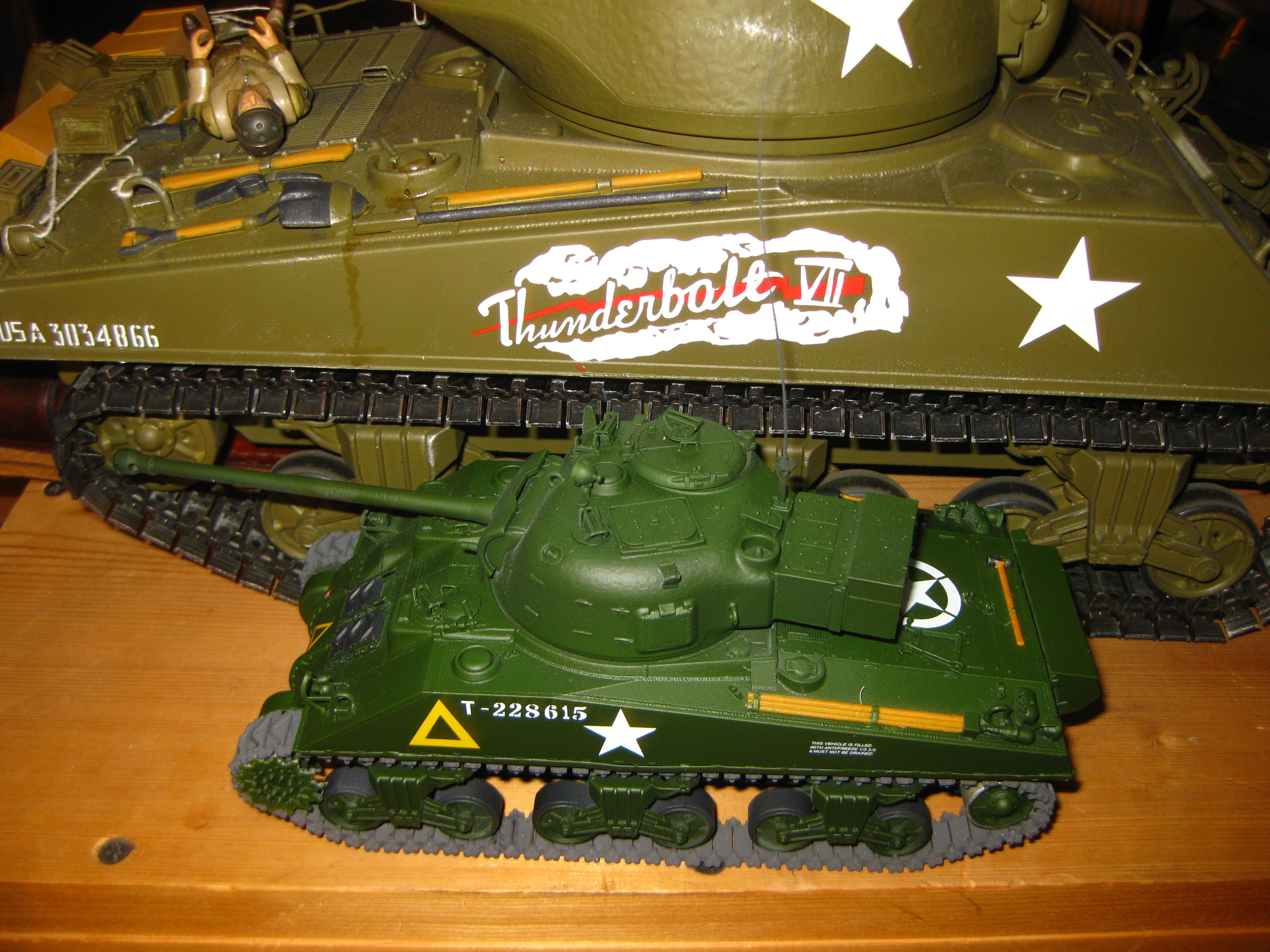 I bought an RFM 1/35th M4A3 76W HVSS Sherman tank! Now add an RFM ...