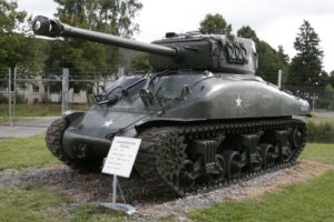 The Sherman M4A1 76W: This first 76 Sherman into Combat in US Hands ...