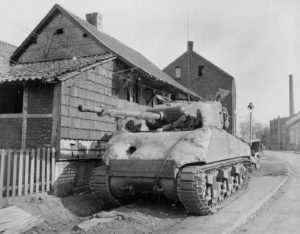 The Sherman M4A3 76W: The tank that would grow into the ultimate ...